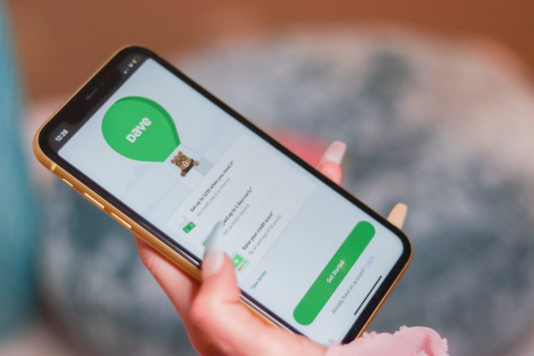 Dave App Review: Advances up to $500 with Low Fees [2024]